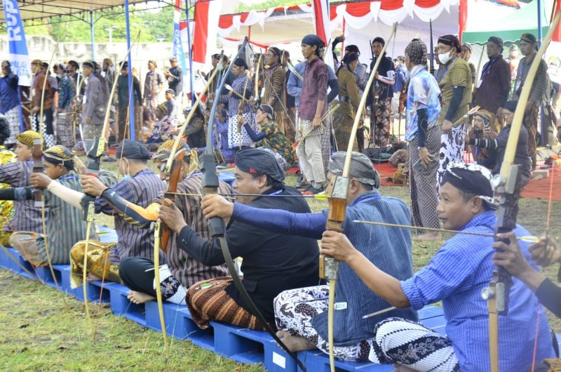 Semarakkan HUT RI Ke-77 Dan Lestarikan Budaya Daerah, Kodim 0735 ...