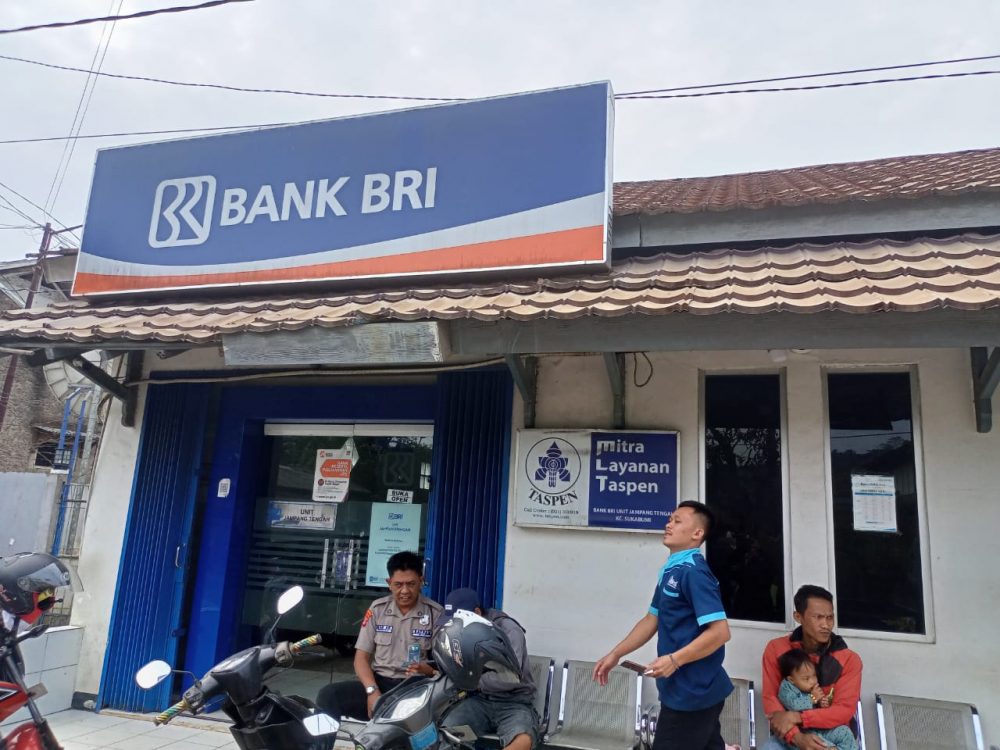 Pelayanan Bank unit BRI Jampang Tengah Dinilai Kurang Baik Terhadap ...