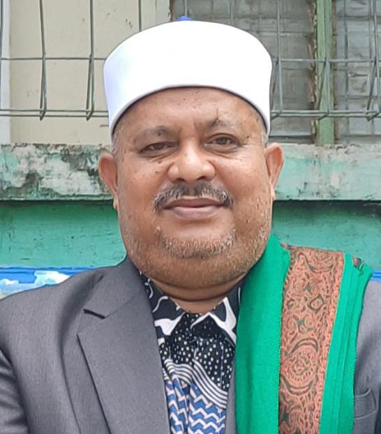 Abi Sulaiman Al Hasani , S.Hi Khatib Shalat Idulfitri di Masjid Al Amin ...