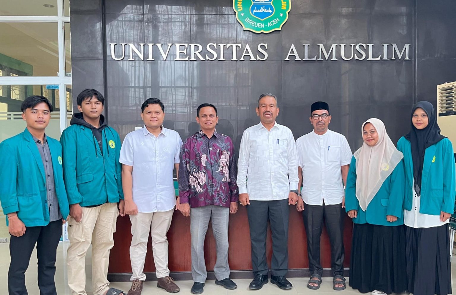 Rektor Universitas Almuslim Lepas Tim Debat Kdmi Dan Nudc Ke Ajang